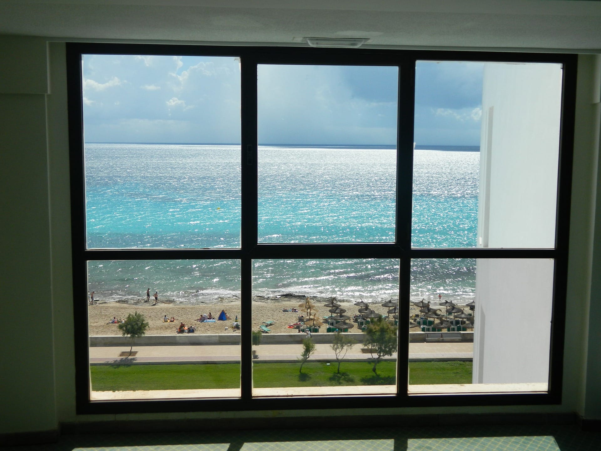 How to soundproof windows yourself - Soundproofing Dude